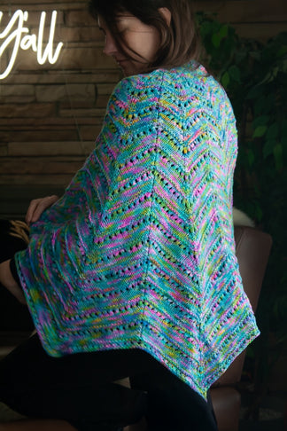 Lady Bird Shawl PDF | Madelinetosh.com